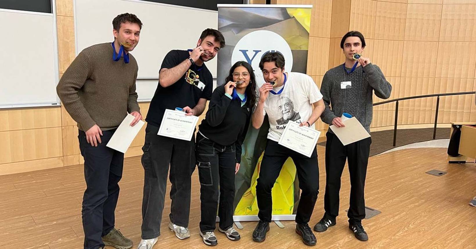 Deux podiums au Yale Quantum Computing Hackathon 2025 pour le club ...