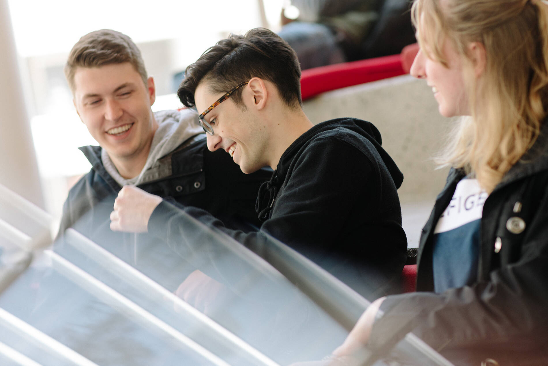 Info étudiant(e)s admis(e)s de l'international - ÉTS Montréal